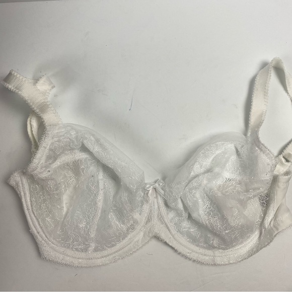 Paramour | Intimates & Sleepwear | Paramour White Lace Underwire Bra ...